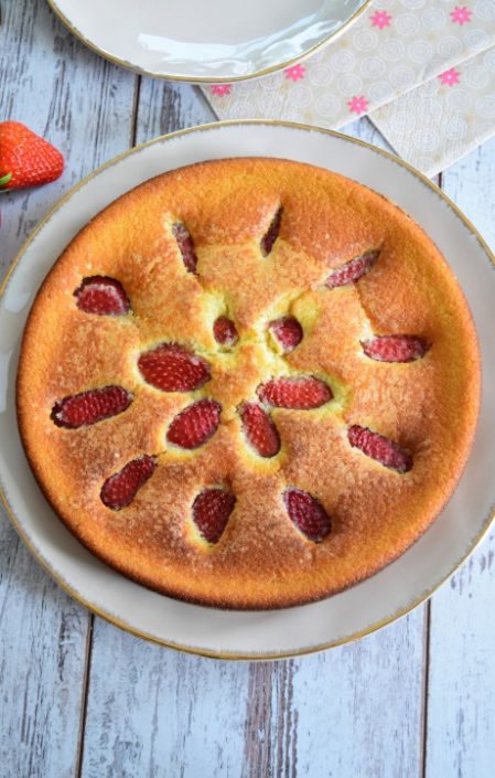 Gâteau à la fraise moelleux et fondant - dessert aux fruits