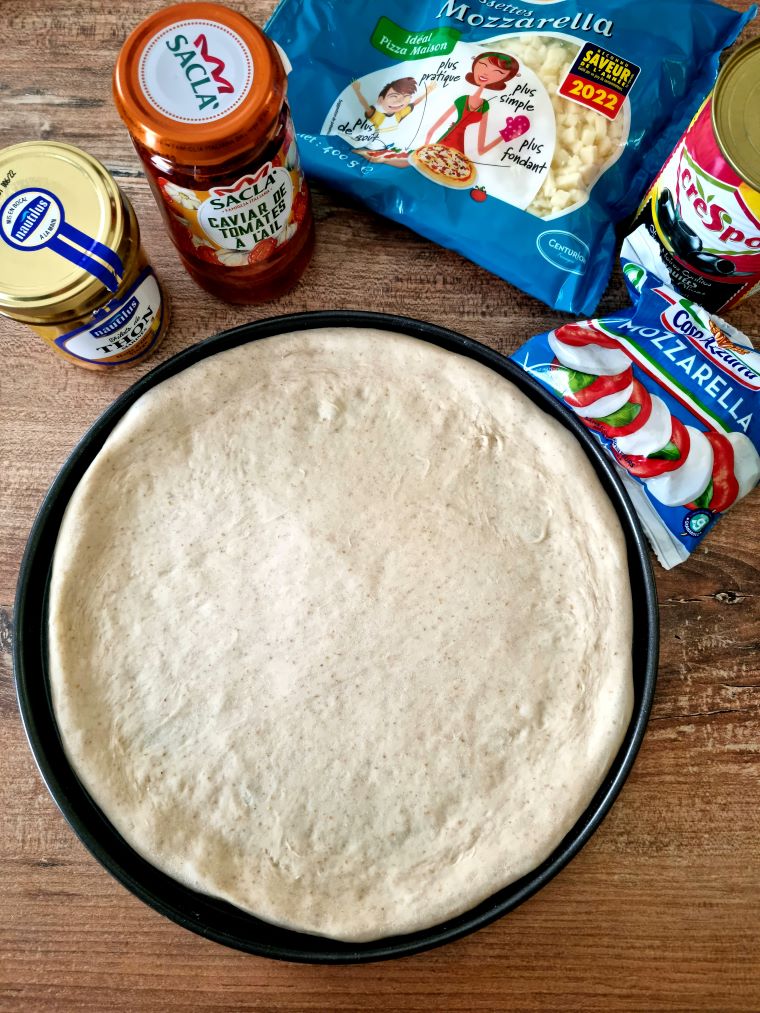 Pizza au thon - recette de cuisine italienne